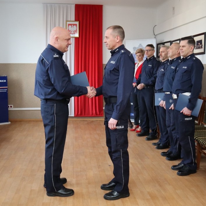 Zmiany kadrowe w ostrowskiej komendzie (zdjęcia) - Aktualności | OPI Ostrowski Portal ...
