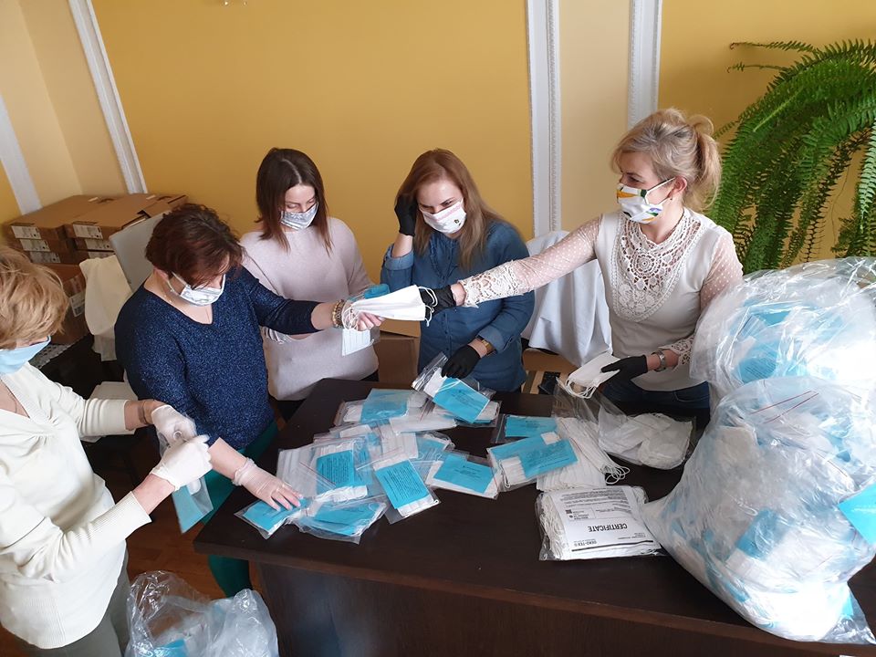 Mieszkańcy gminy Boguty-Pianki otrzymają maseczki (zdjęcia ...